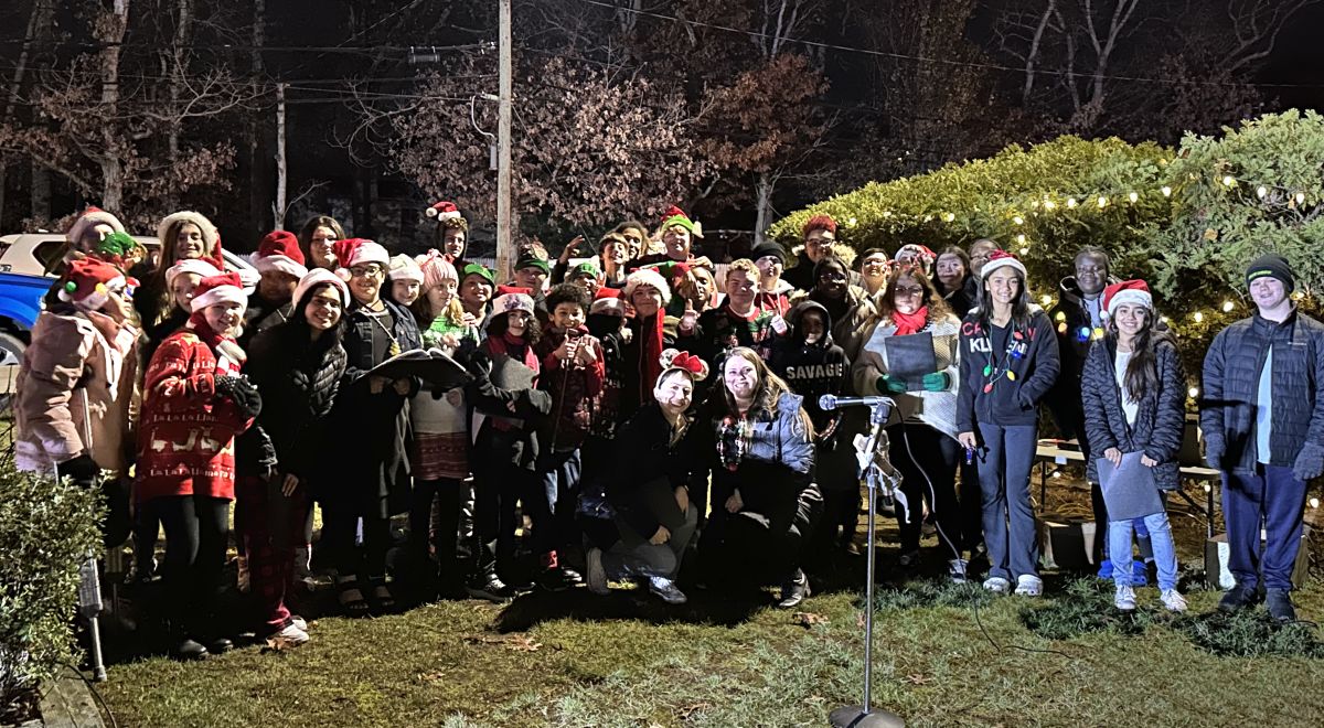 William Paca Middle School Chorus Performs at Mastic FD Tree Lighting ...