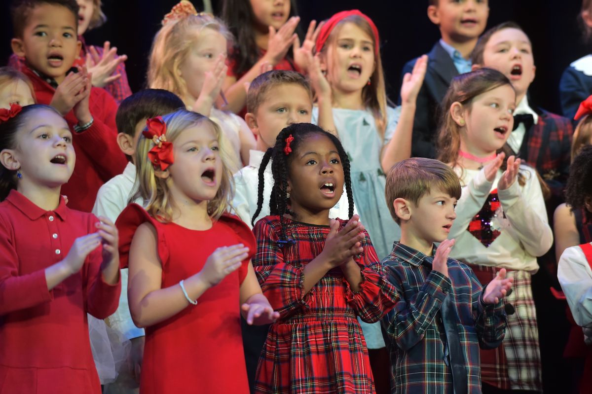 Lower School Students Spread Cheer in Annual Holiday Concert (Photo ...