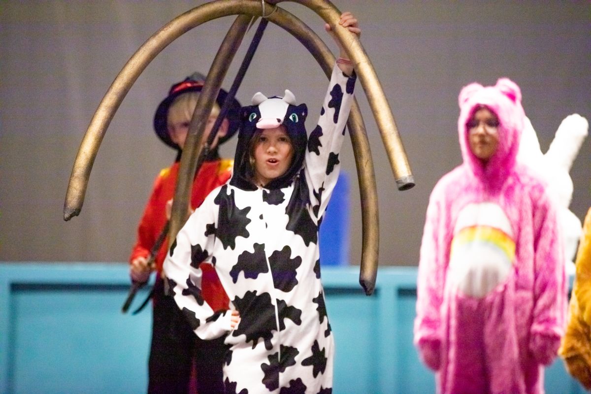 Congratulations to the 4th-Grade Performers of The Claw! | News Details