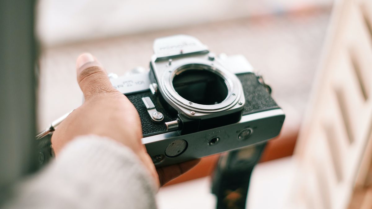 Grade 8 Students Engage in Photography Workshops | News Story