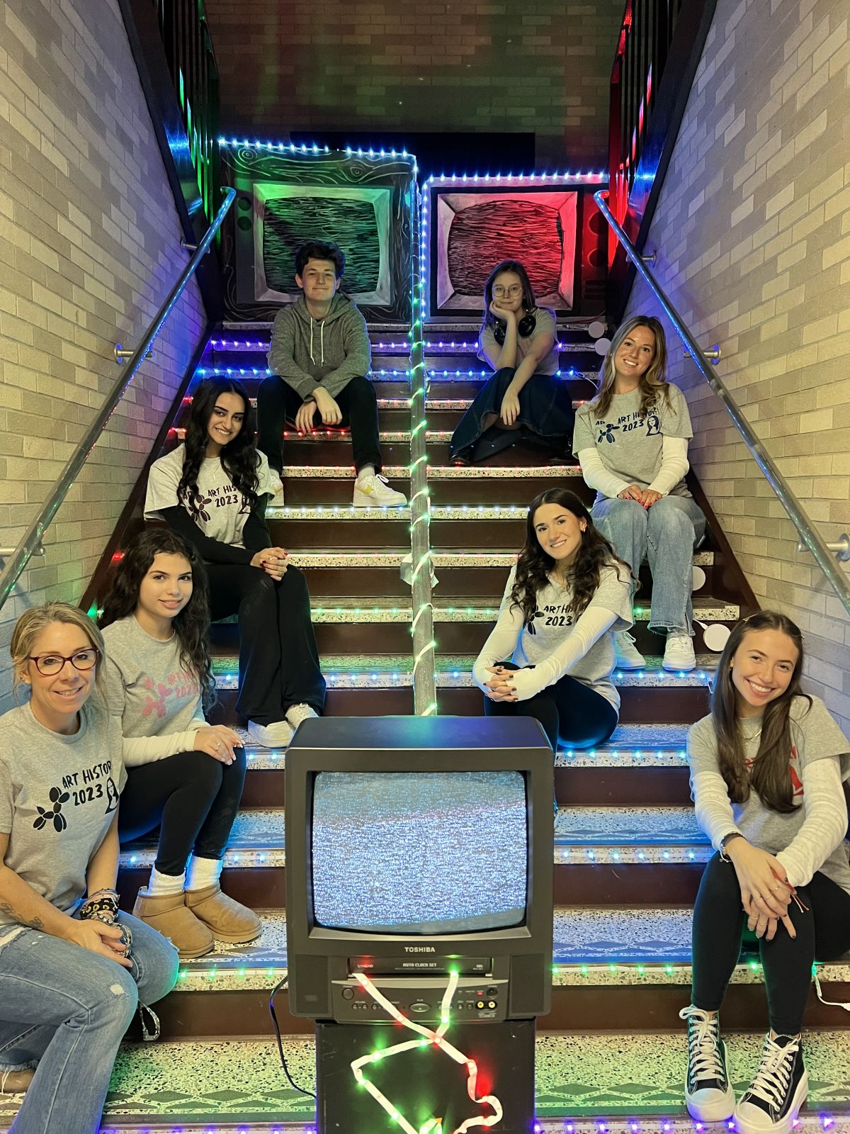 Hills East Art History Class Creates LED Light Art Installation | News Post