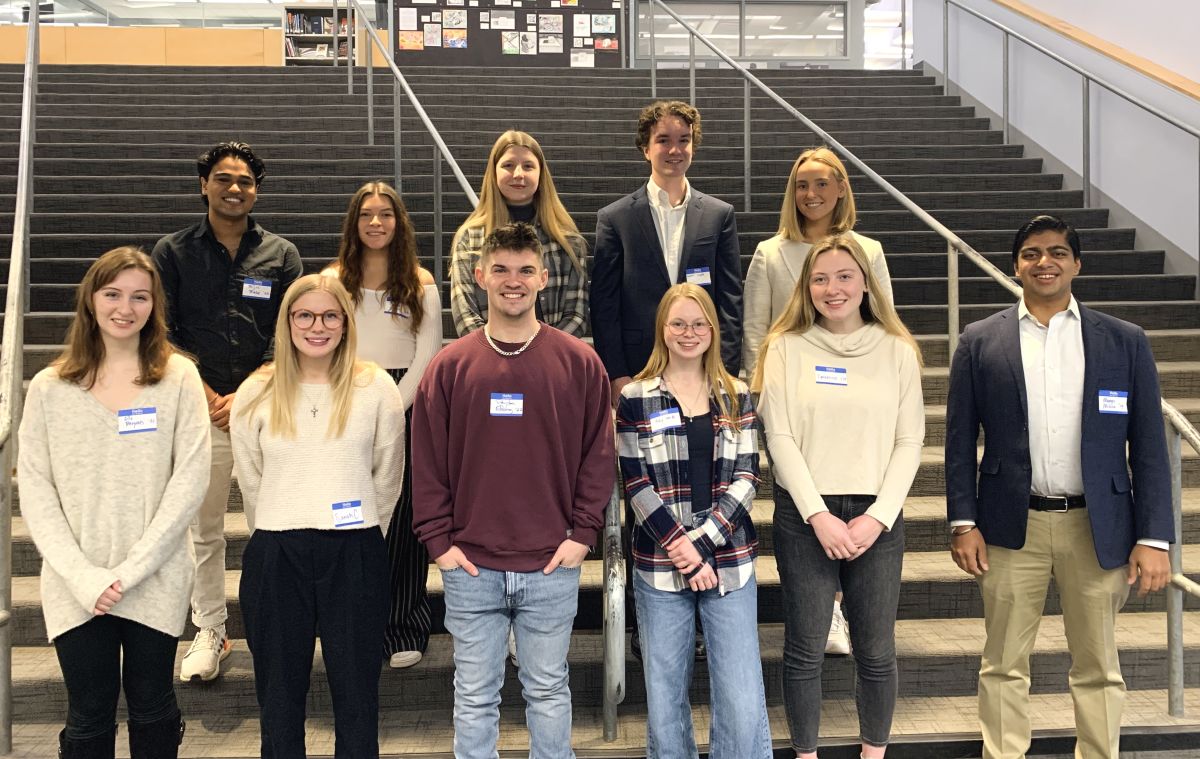 Senior Seminar Brings Alumni to Campus to Offers Advice to Seniors ...