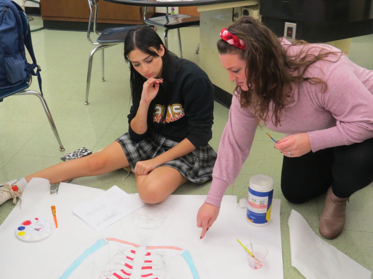 Upper School Anatomy Students Create Skeleton Models | News Posts