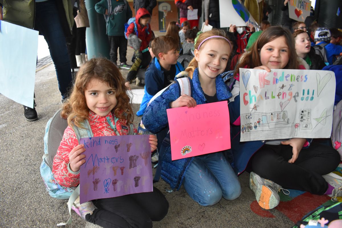 CE spreads smiles and cheer during "Kindness Parade" | District Posts Item