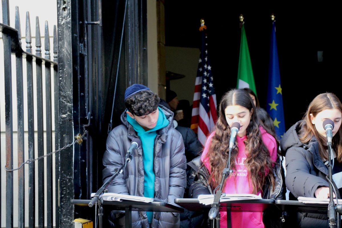 Middle School Honors Those Killed In The Holocaust | Ramaz News - The ...