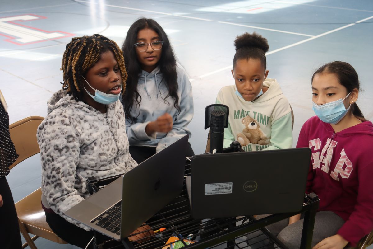 Sixth graders at Traphagen record podcasts | News Details