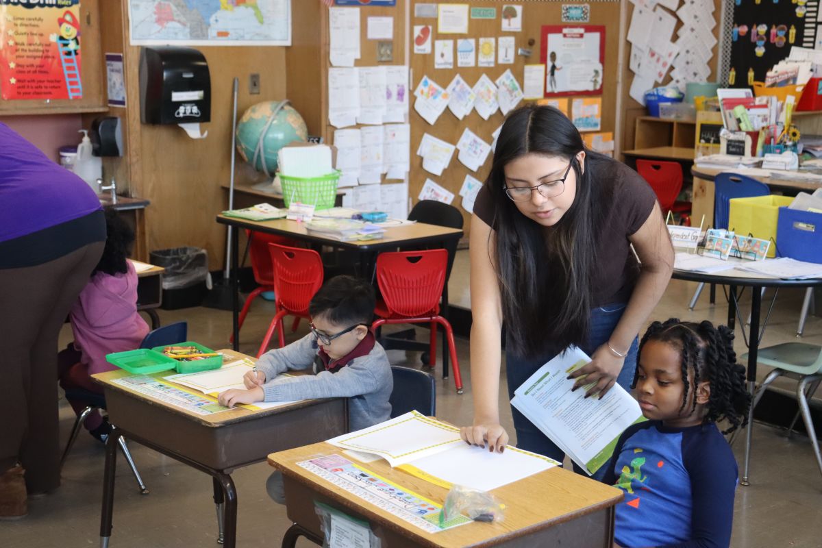 Junior Achievement students from MVHS teach at MVHA | News Details