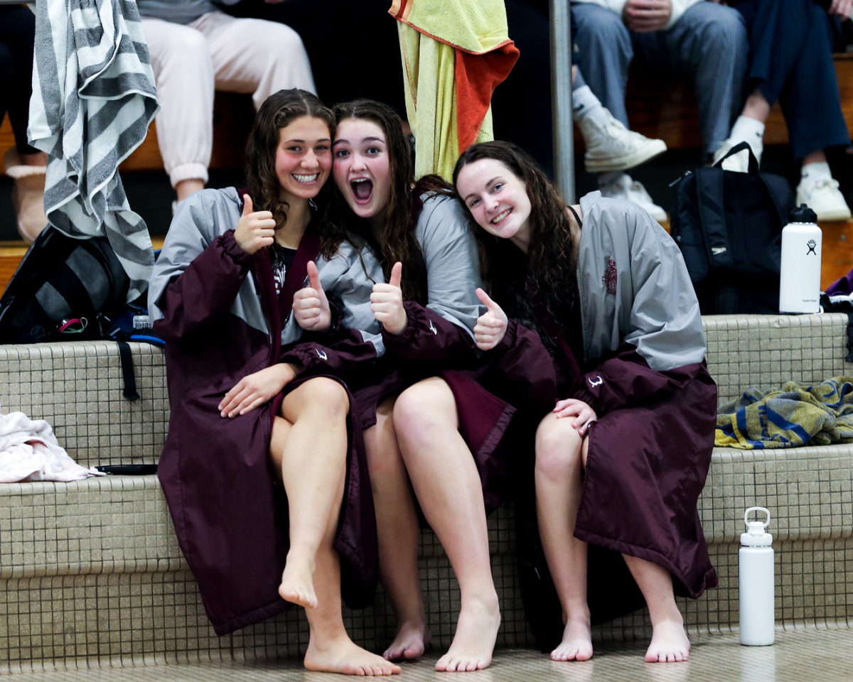 Girls Swimming & Diving Wins Big on Senior Day | The Loomis Chaffee School