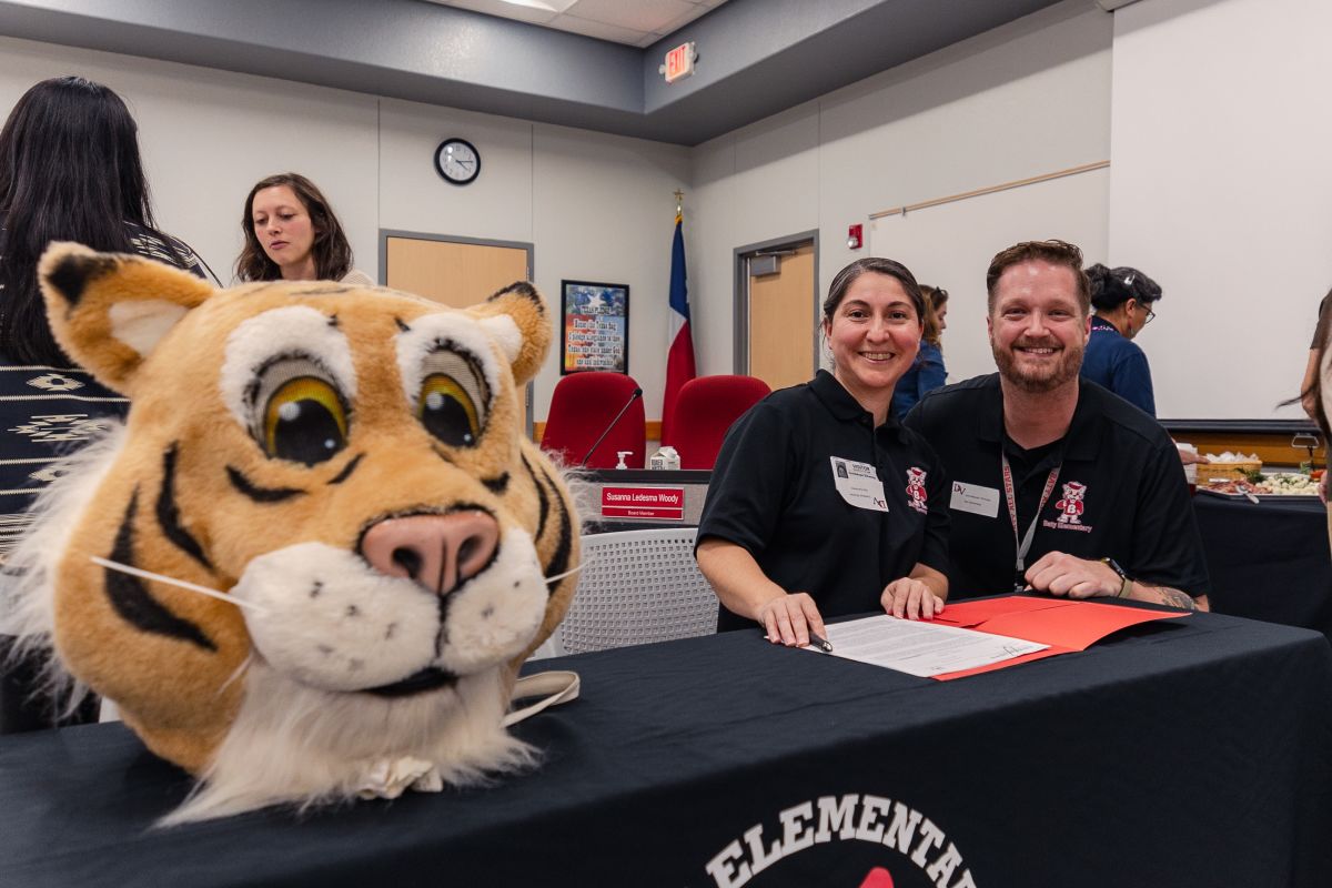 ‘I’m so happy and I’m so proud’: DVISD hosts first Student Teacher ...