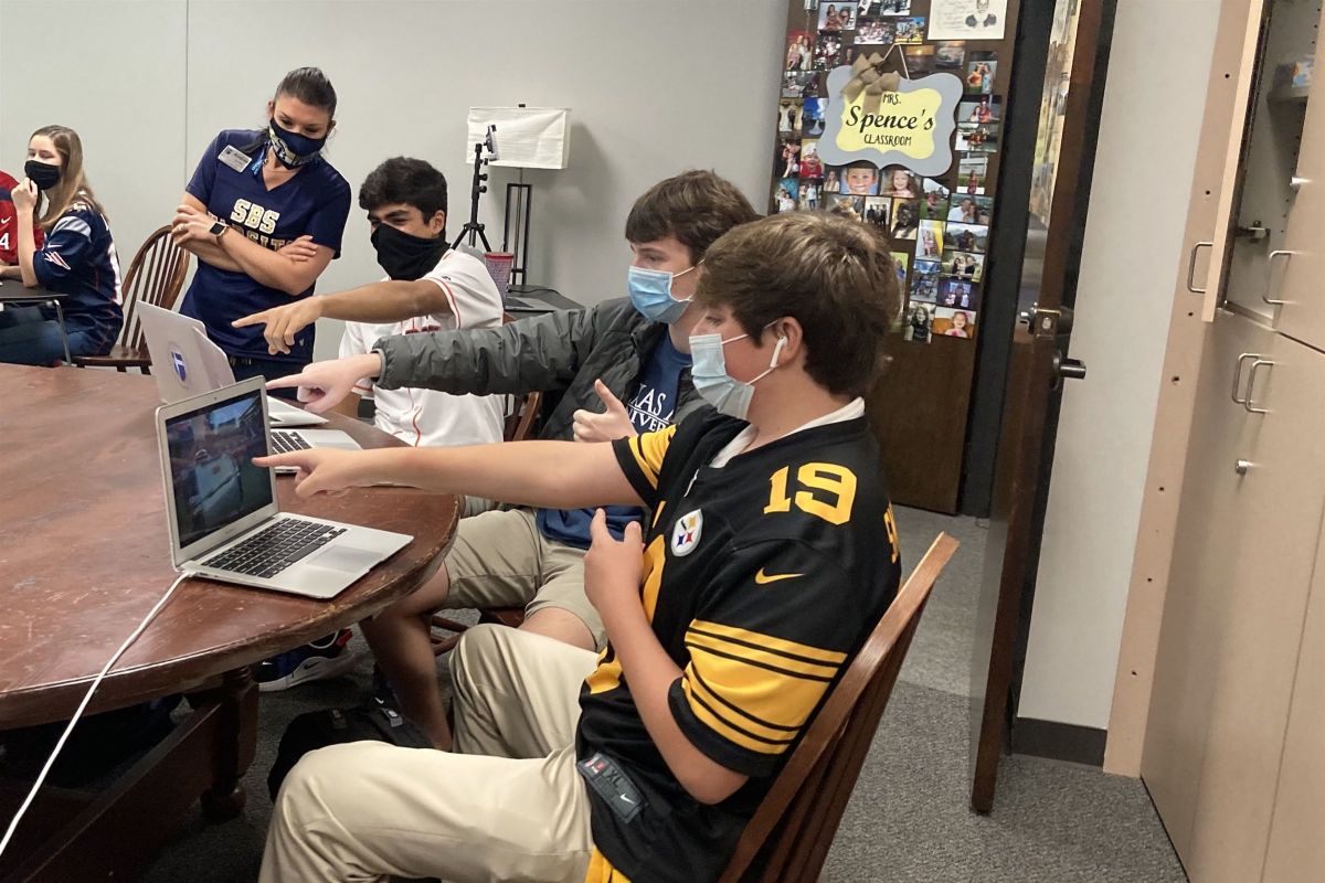 Students Take a Second Look at Their Futures | News Details