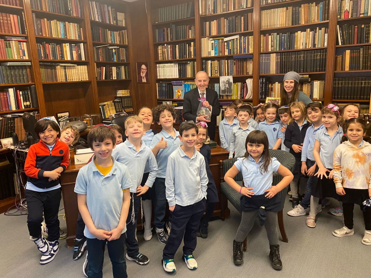 ECC Students Visit A Special Guest... | Ramaz News - The Ramaz School