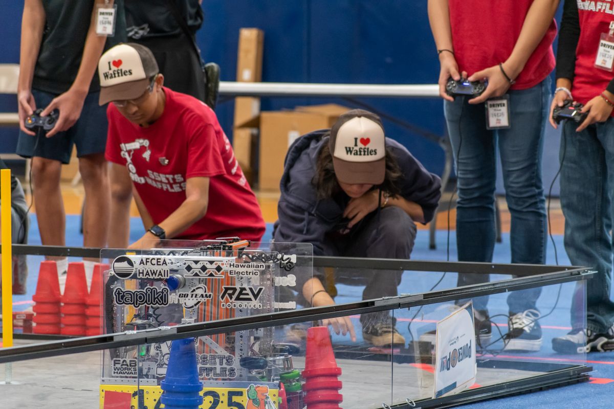 MidWeek Voice Windward: Assets School's Robotics Team Feature Windward ...