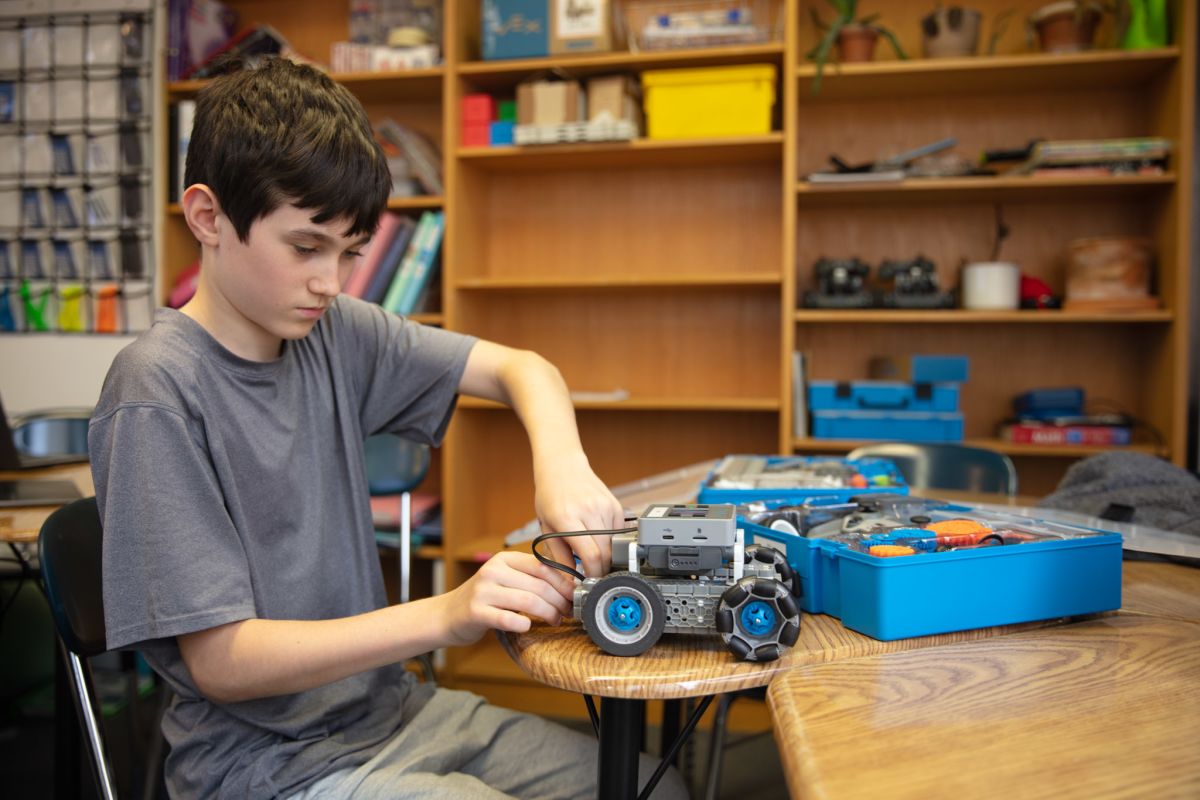 Robotics Program Launches at Calhoun | [Linked Stories — About Us]