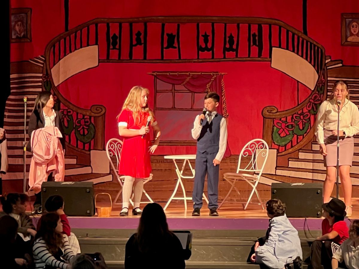 5th Grade Musical, Annie, A Huge Success! | News Article - Maple Hills ...