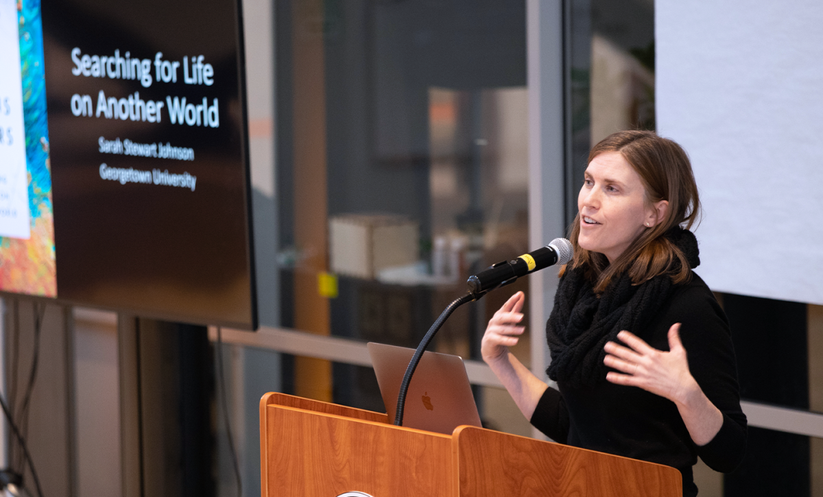 Thayer Global Speaker Series: ‘Planets & Poems’ wows with a wonder ...