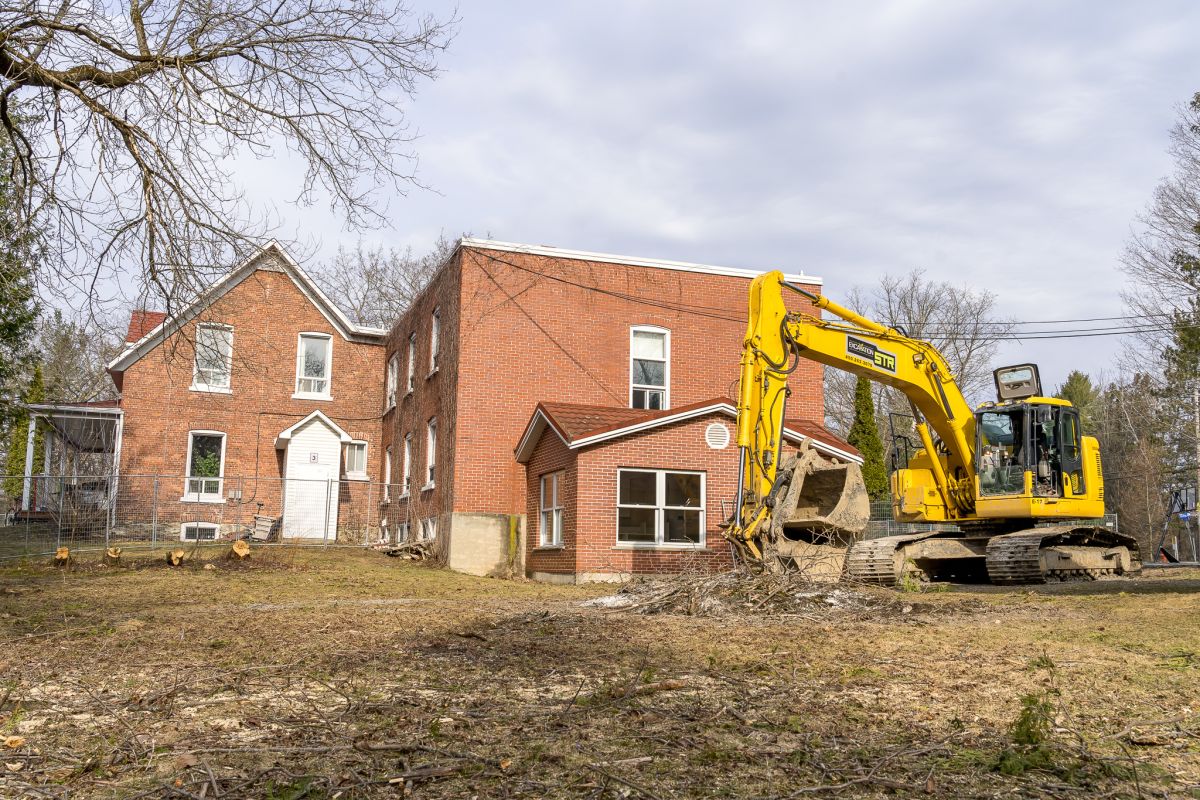 Smith House rising | Details