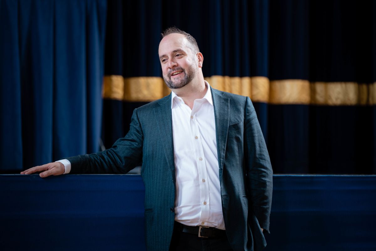 OW, Tarik O'Regan's recent visit to Whitgift | Alumni News Article ...