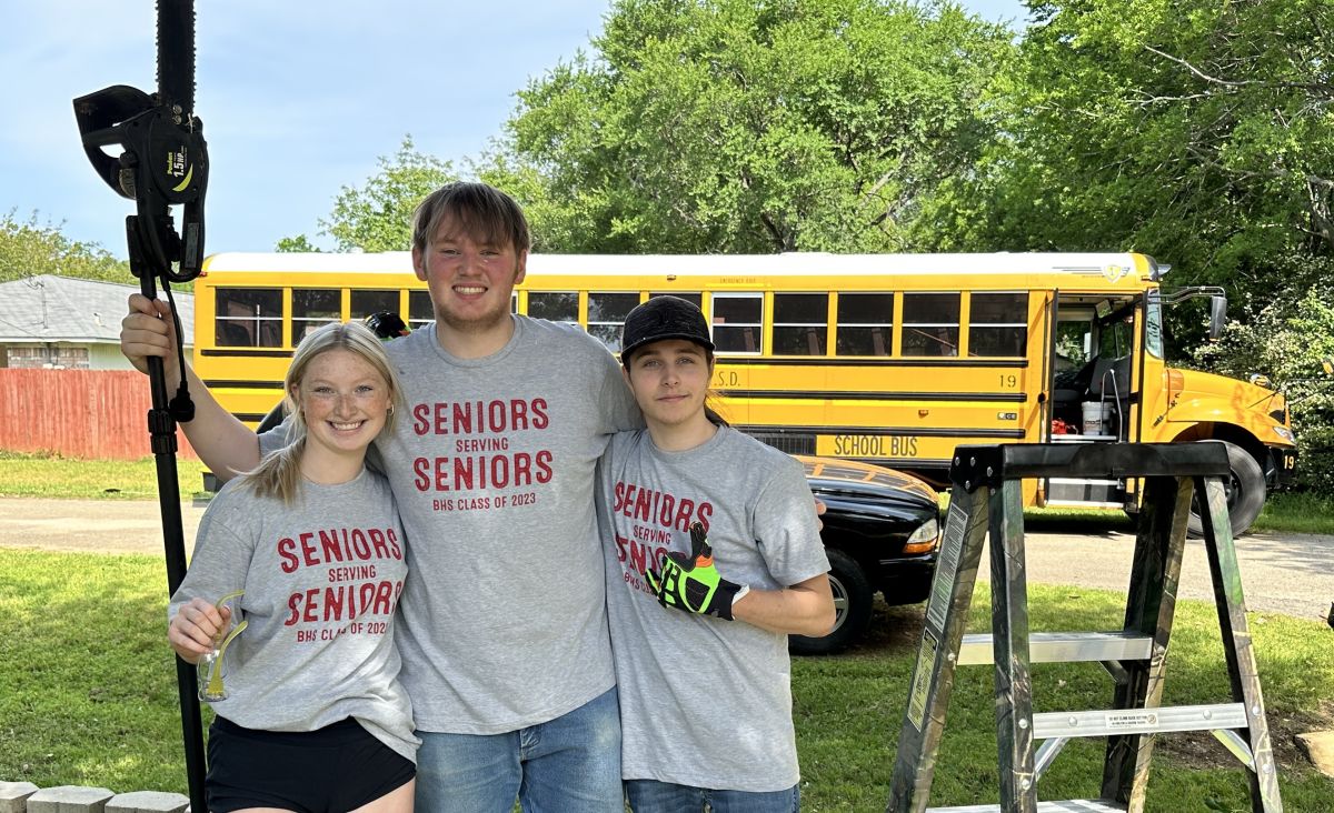 Class of 2023 hosts annual Seniors Serving Seniors outreach event ...