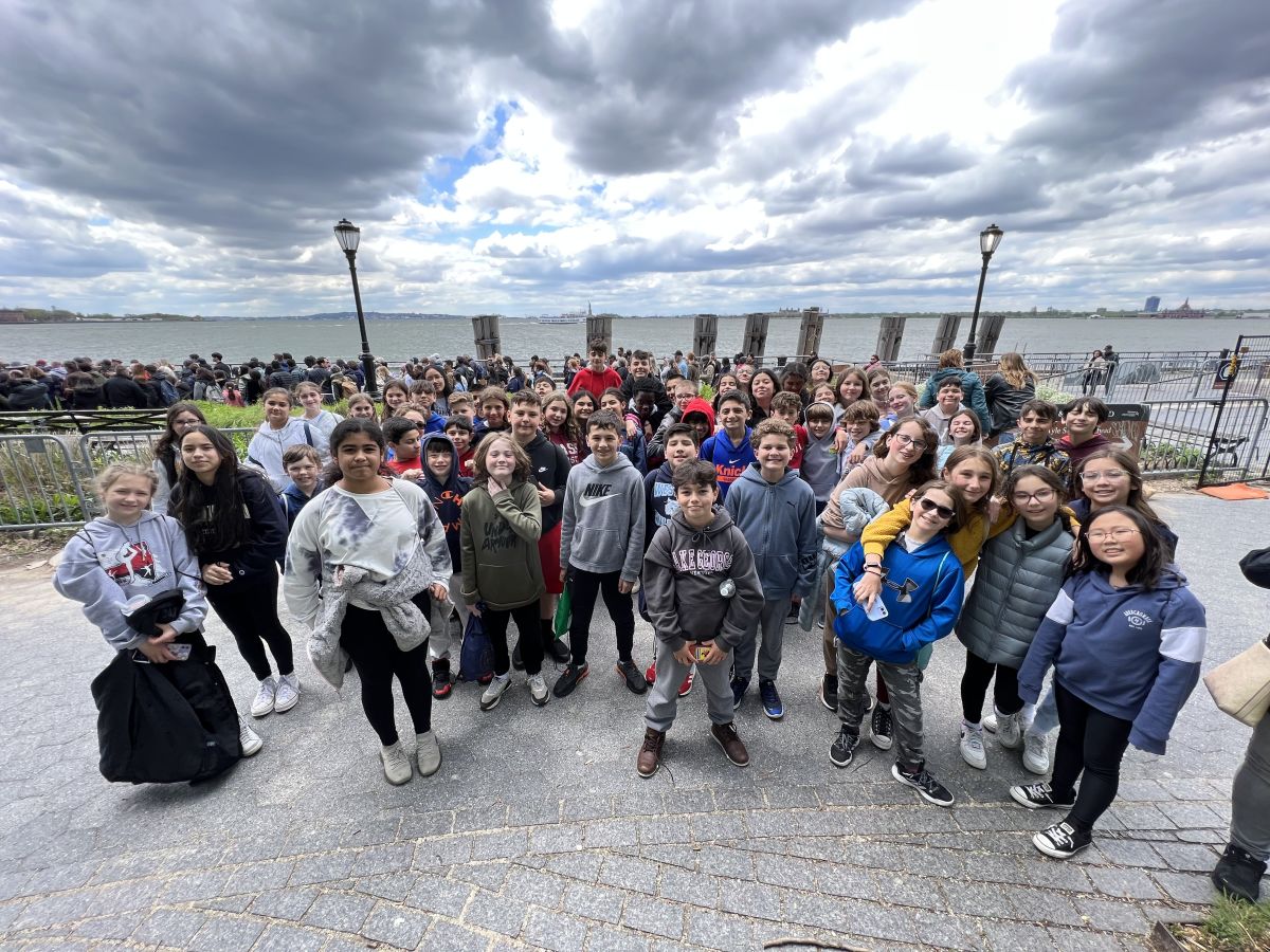 Sixth Grade Art Excursion | News Detail