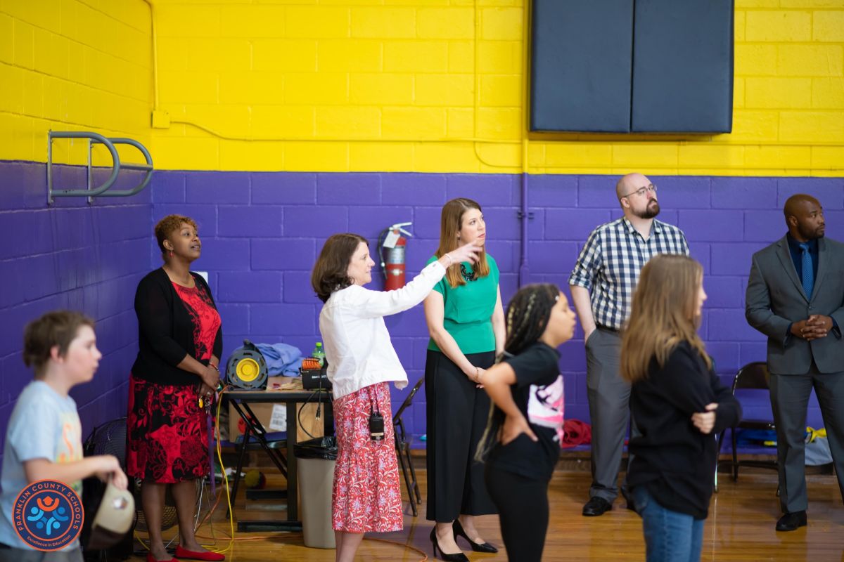 Secretary Biser Visits Laurel Mill Elementary | News Details