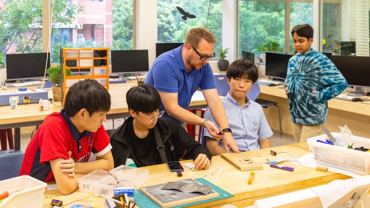 Navigating the Future: How SCIS and the IB Prepare Students for an AI ...