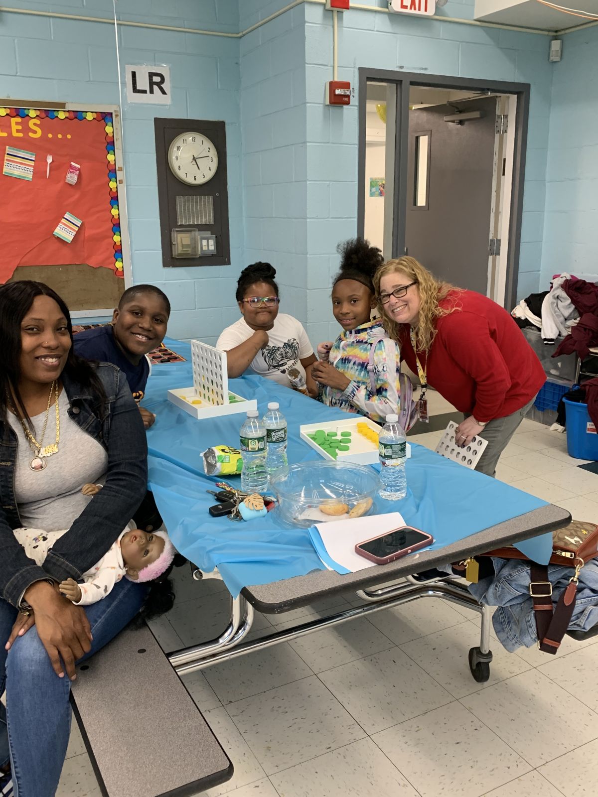 Traphagen hosts family math night | News Details - Traphagen School