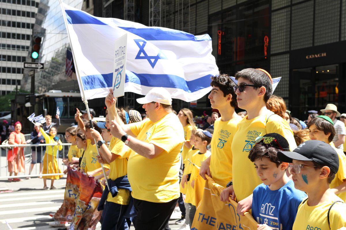 Sixth Grade Reflects On The Israel Day Parade | Ramaz News - The Ramaz ...