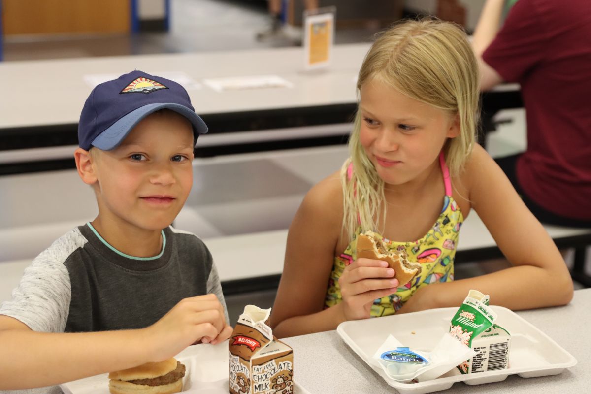 Summer Lunch Bunch Returns to SMSD | News Archive Details