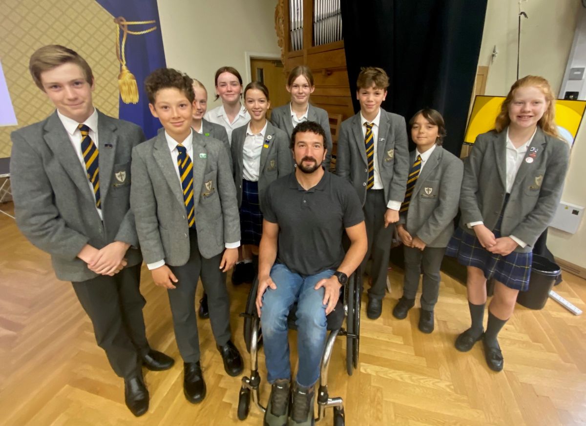 Prestfelde welcomes Darren Edwards to Senior Chapel | News Details