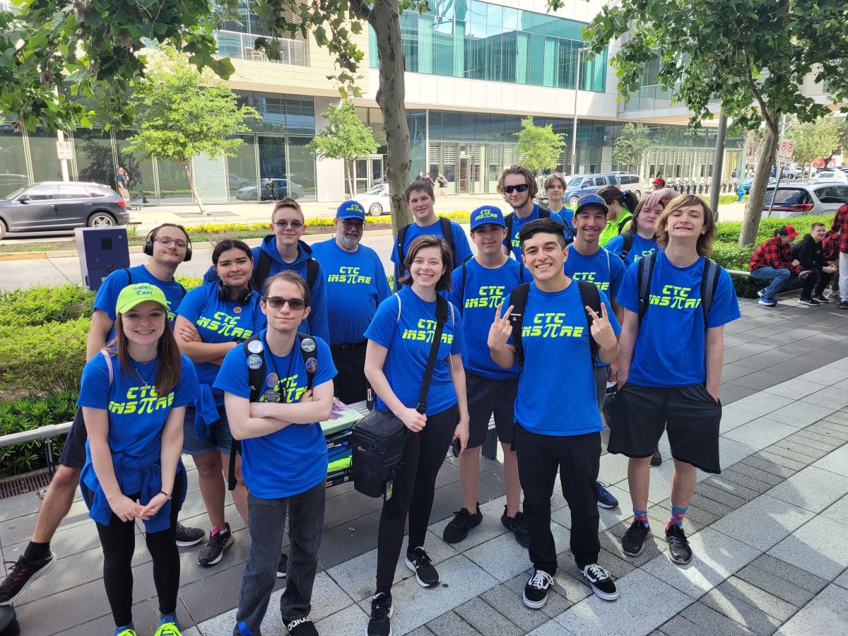 Community Rallies to Support Robotics Competition | Default Post Page