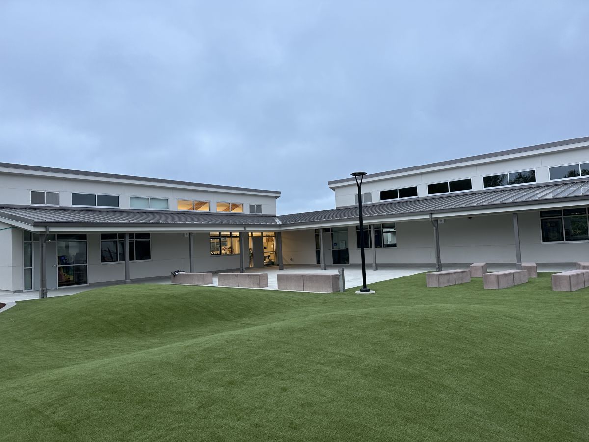 Bay Farm's New Classroom Building Ready for First Day of School | News ...