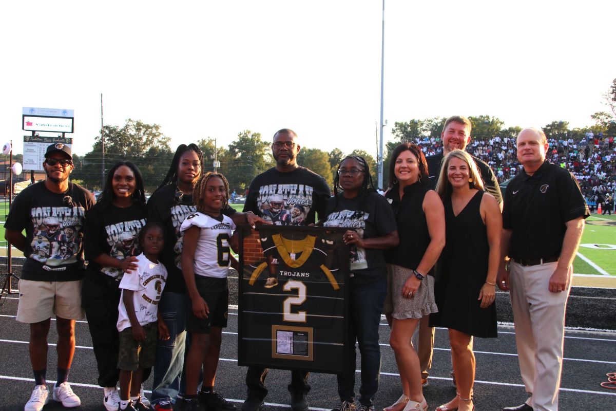 Jonathan Jones Locker Room named to honor alum's commitment to Trojan ...