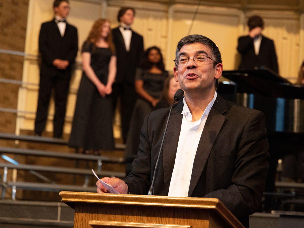 Baylor Choir Director Vincent Oakes Receives Holmberg Award | News Article