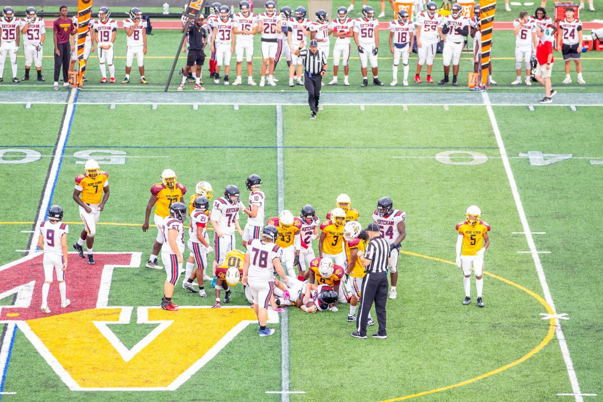Knights football team wins home opener | News Details