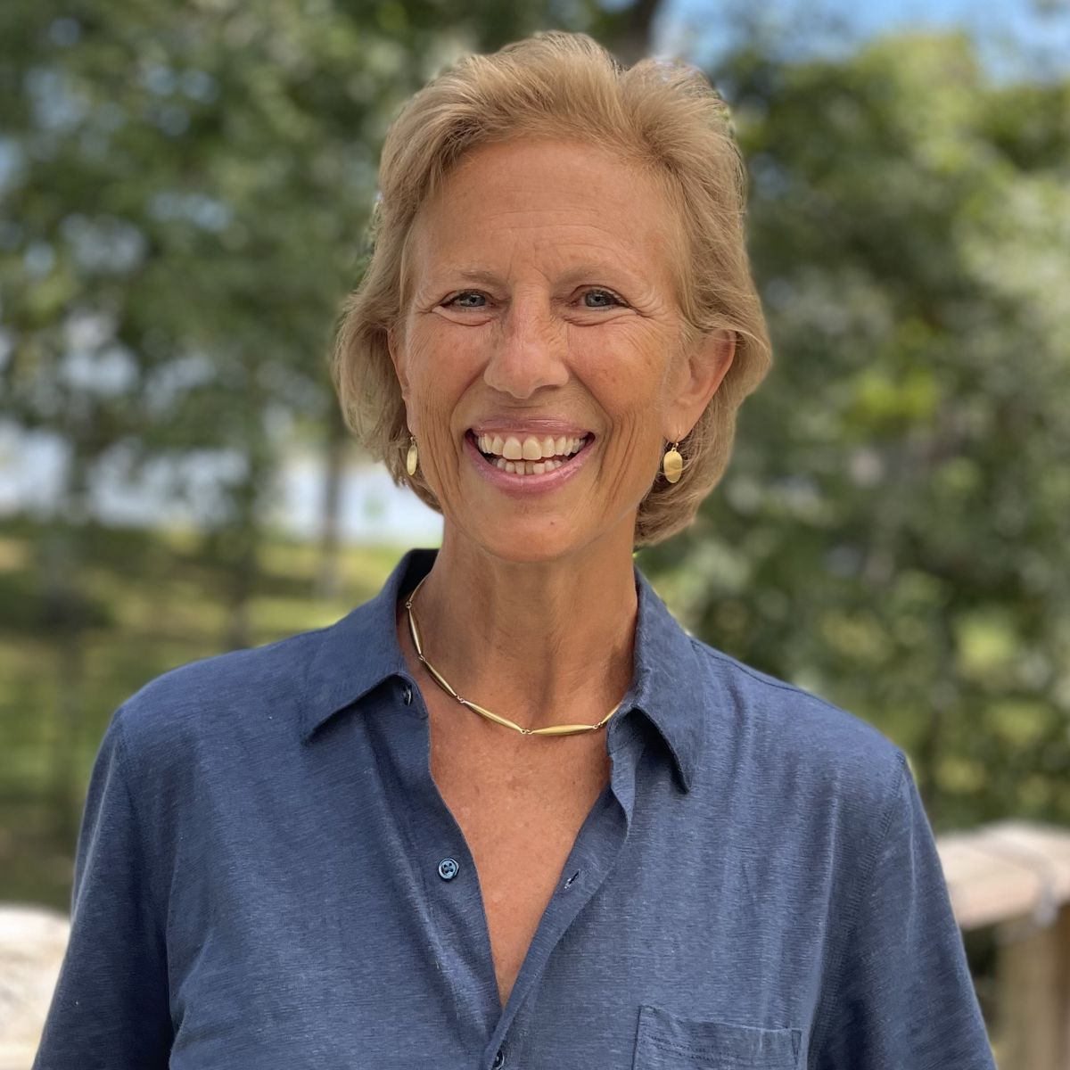 September 2023 Alum of the Month: Lisa Cholnoky ’79 | Hotchkiss News