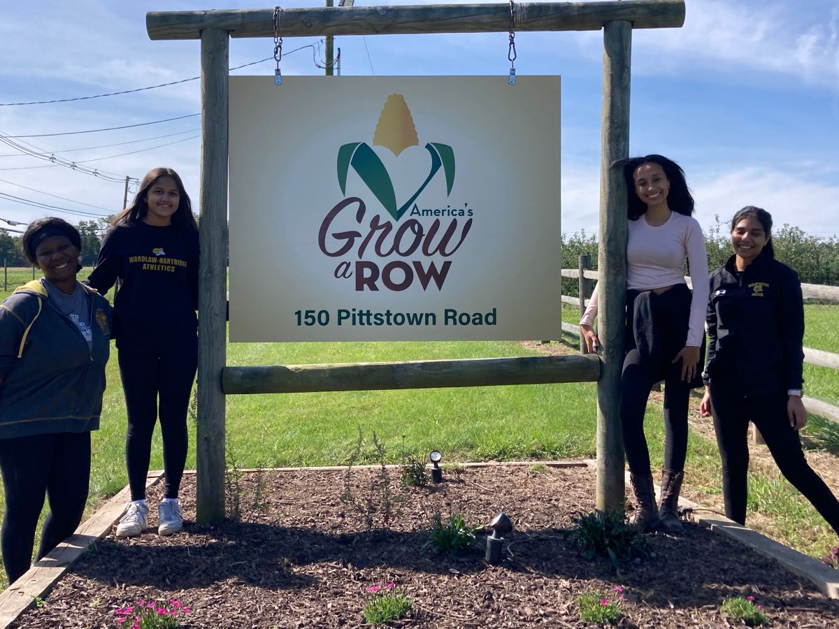 Service Leadership Team Visits Grow a Row | News Posts