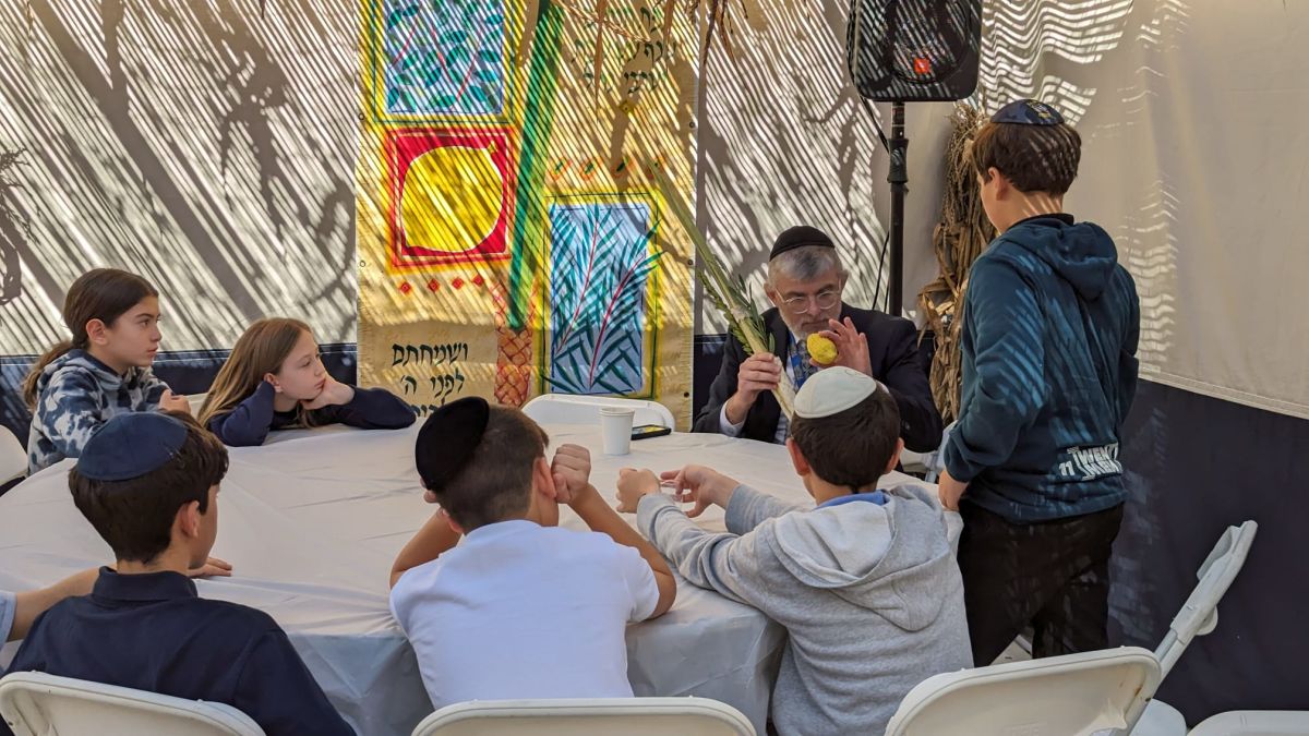 Middle School Students Experience the Sukkah | Ramaz News - The Ramaz ...