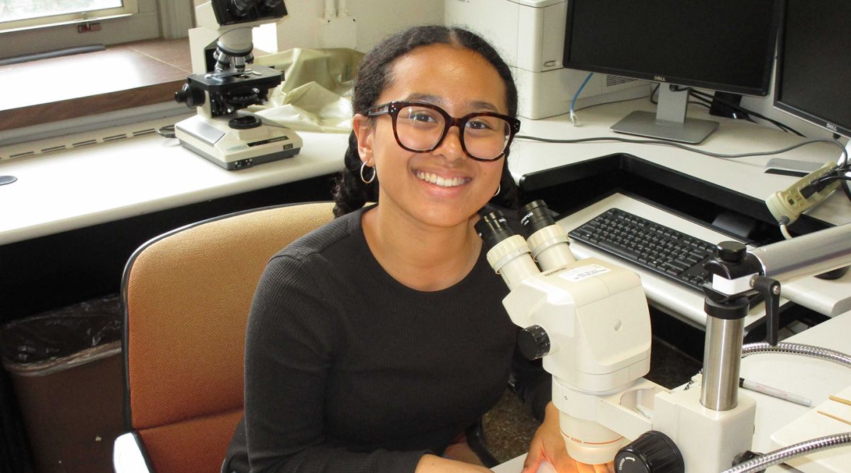 Summer Journeys: Isabella Reyes-Famous ’24 at the New York Botanical ...