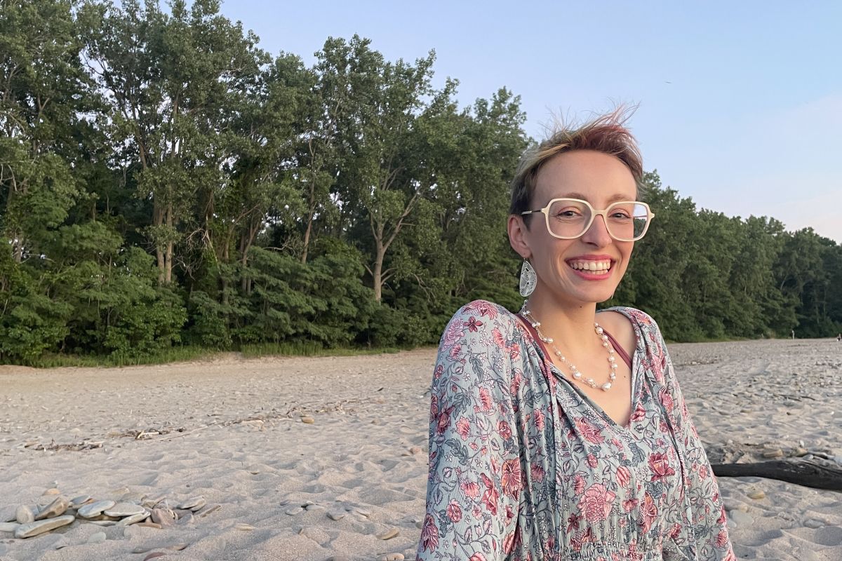 5 Questions 4 Emma-Claire Sunday | News Detail