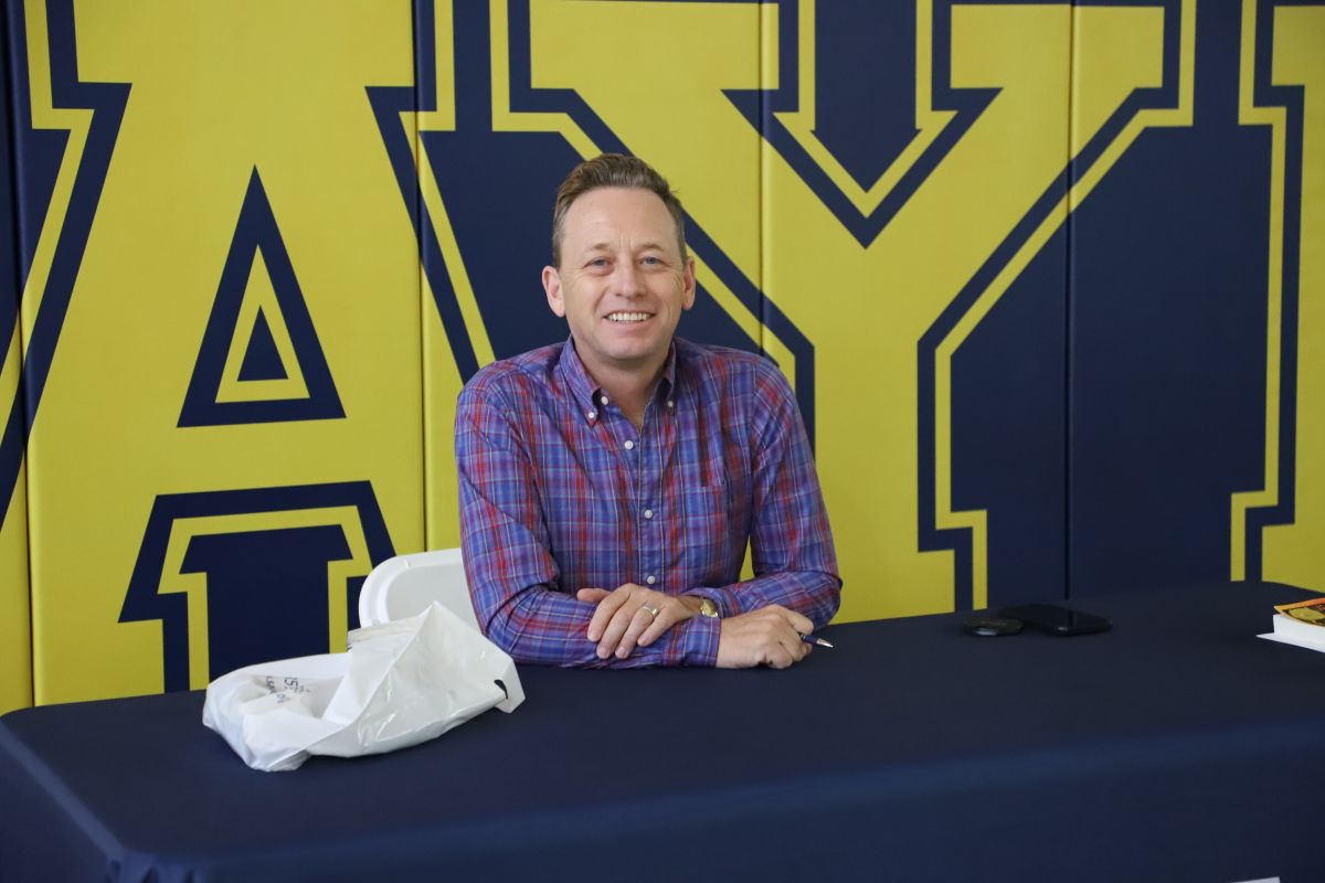 Sayre Welcomes Silas House to Campus | News details
