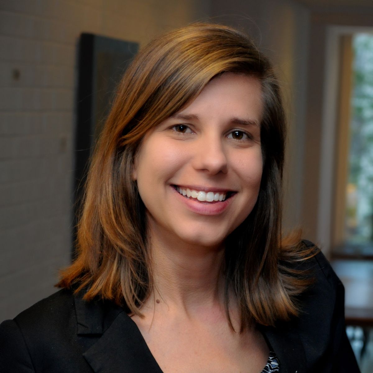 Brooke Phillips Andrade ’99 “Digs for Gold” at National Humanities ...