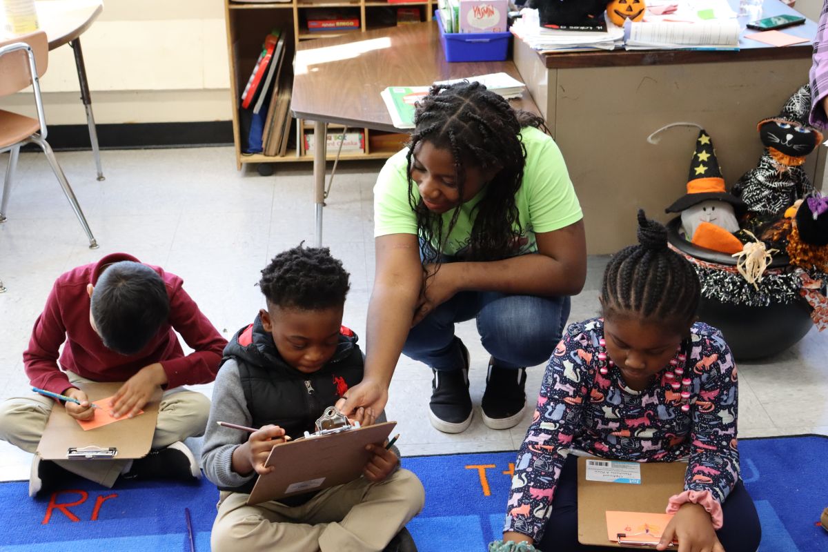 Chelsea Phaire, founder of Chelsea's Charity, visits Mount Vernon ...