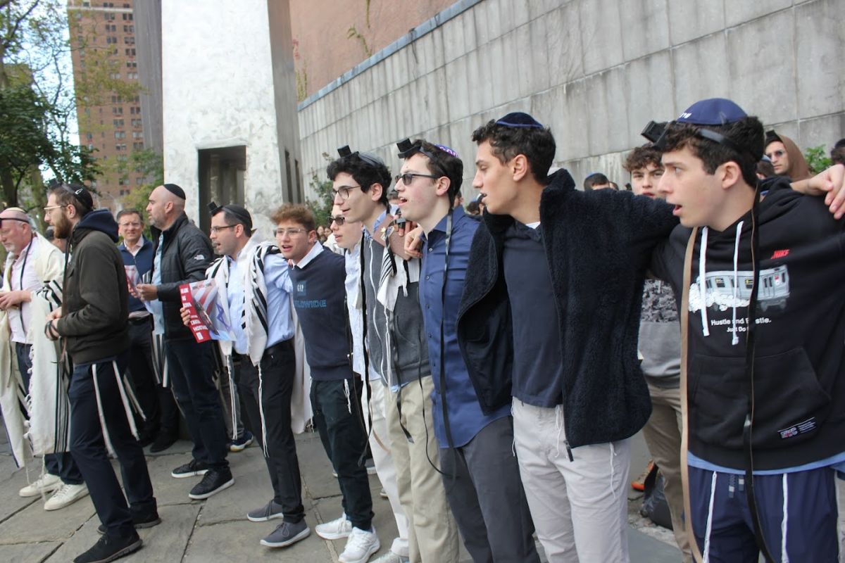 Students Rally to Demand the Release of Hostages | Ramaz News - The ...