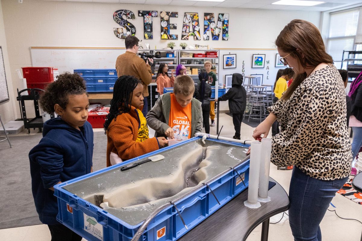 Stevenson students break down erosion process thanks to models from ...