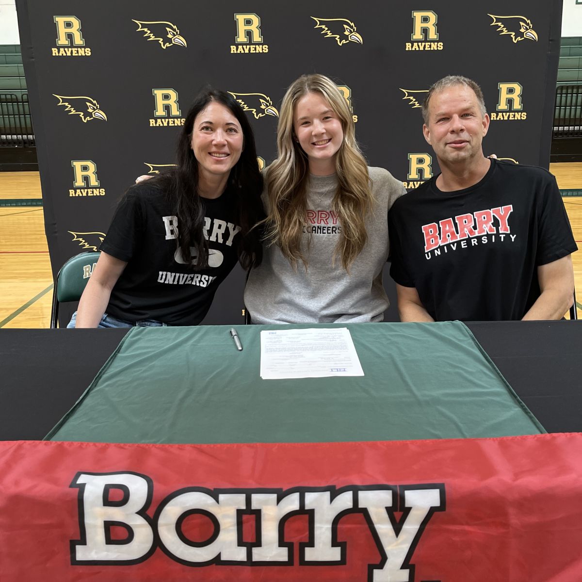 Basketball Standout Zoe Adams ’24 Signs NLI | News - Ravenscroft Magazine