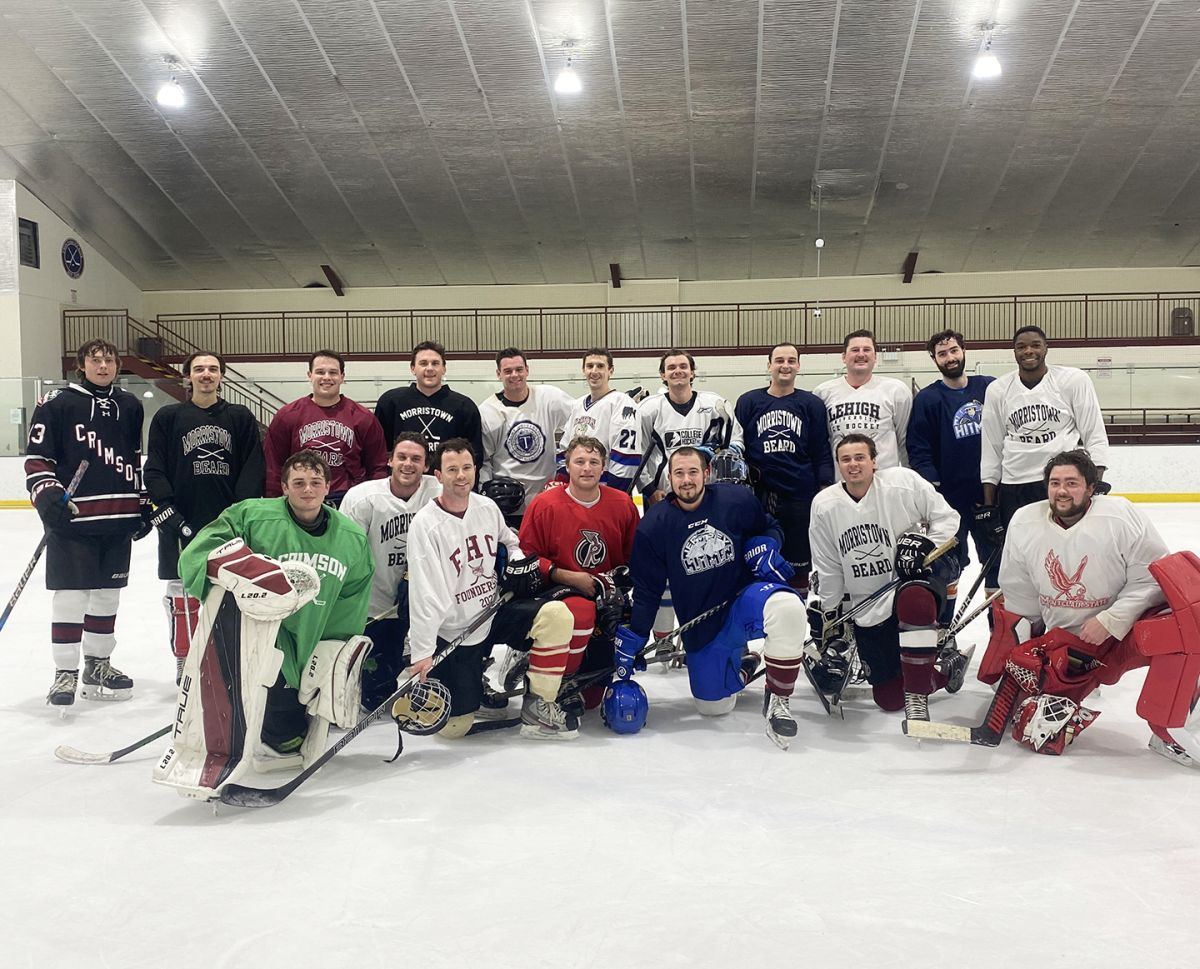 Alumni Return for MBS Men's Ice Hockey Game | Morristown Beard School News