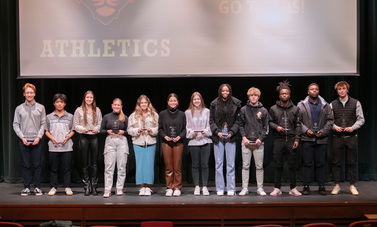 Student-athletes lauded at fall sports assembly | News Details