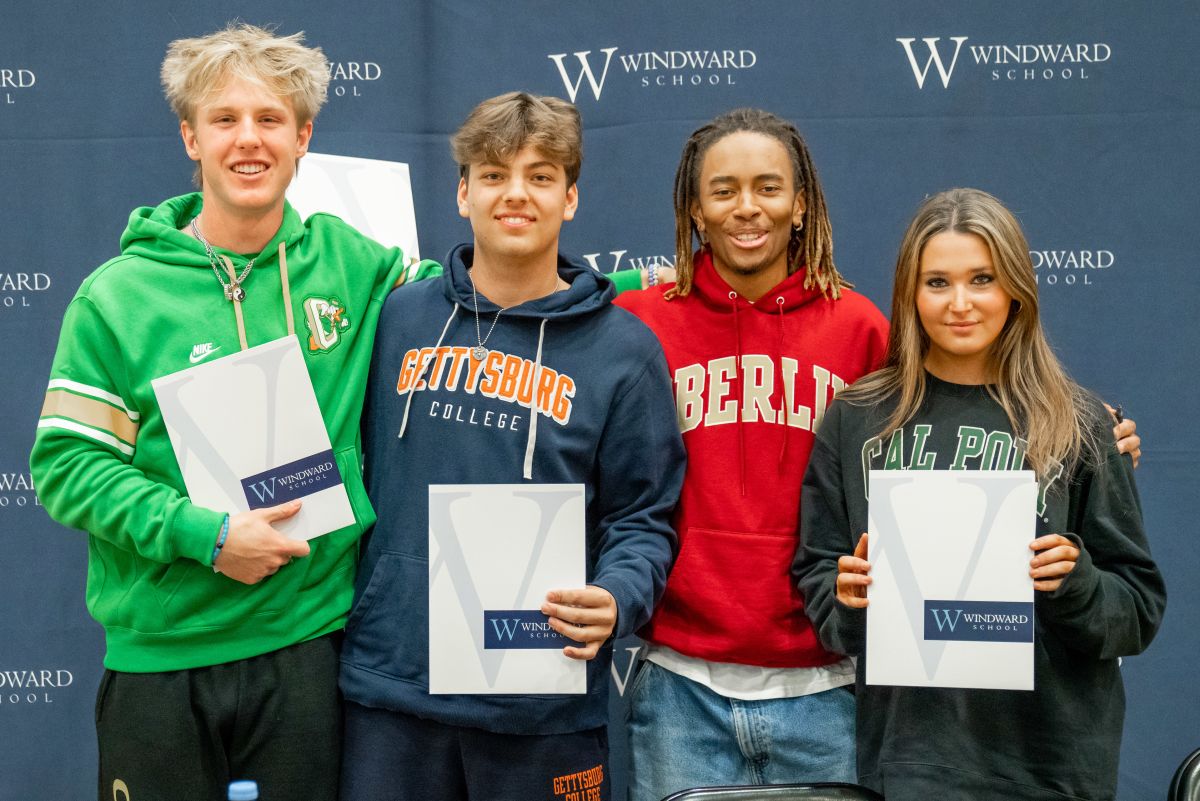 Seniors Sign at Fall College Commitment Ceremony | News Details