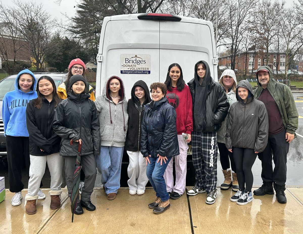 Upper School Students Make and Deliver Lunches with Bridges Outreach ...