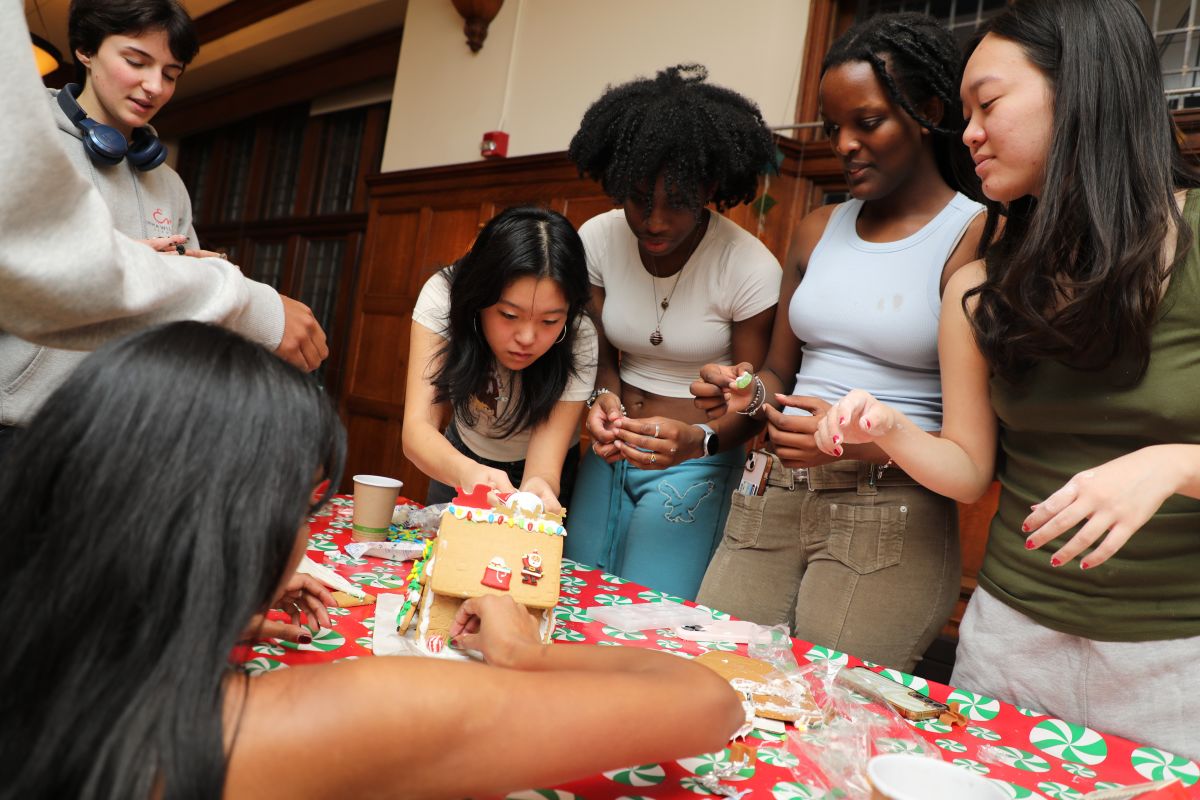 Class Bonding with Gingerbread Making! | News Details